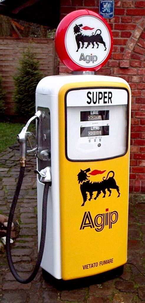 AGIP – Alte Tanksäulen